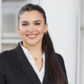 5.000 Euro für Erdbebenopfer Überlebende des Erdbebens i...